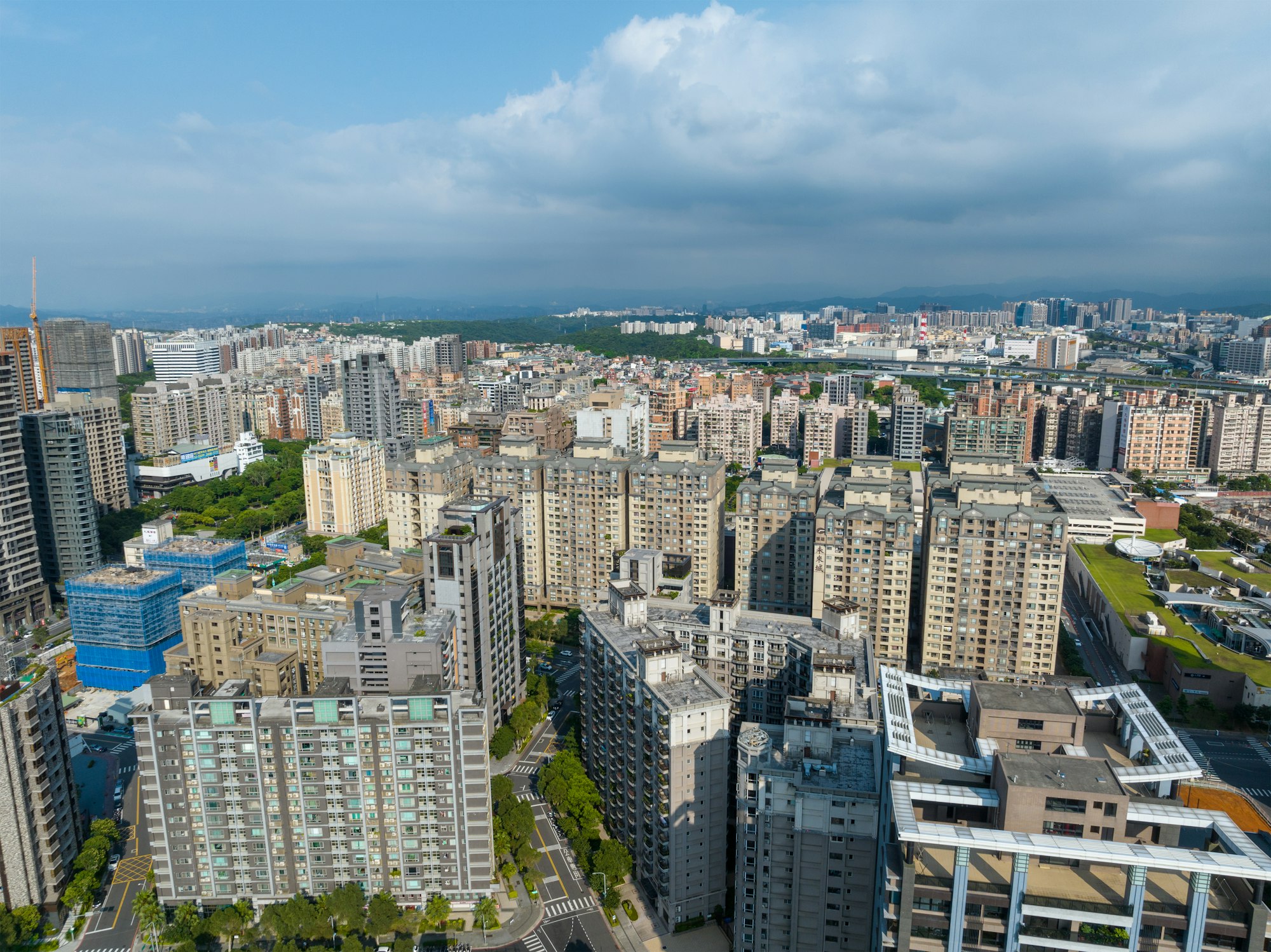 Comment choisir et porter des vêtements en lin pour un look estival ...